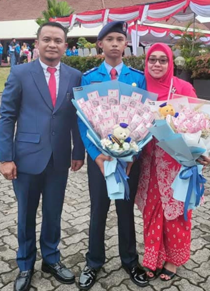 Selamat, Putra Sulung Bupati Bone Lulus Akmil Magelang - KILAS SULAWESI